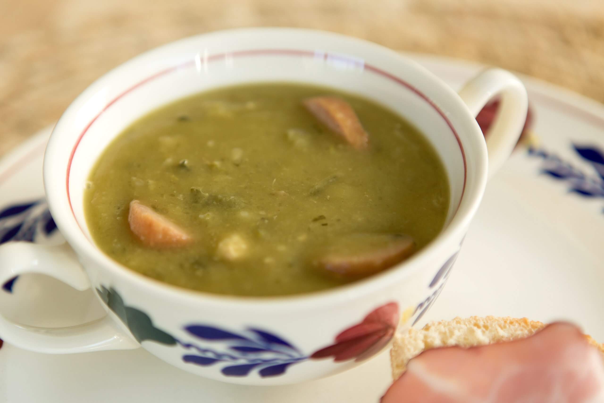 Aan de slag: oer-Hollandse pastinaaksoep met biet en appelstroop